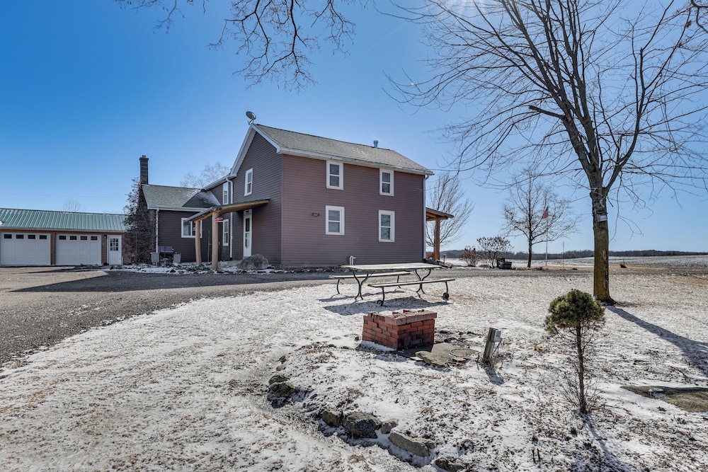 Historical Log Cabin On 80 Acres In Hartford! - Oconomowoc, WI