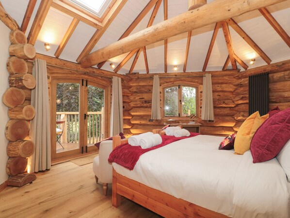 2 quartos, individualmente decorados, individualmente mobiliados