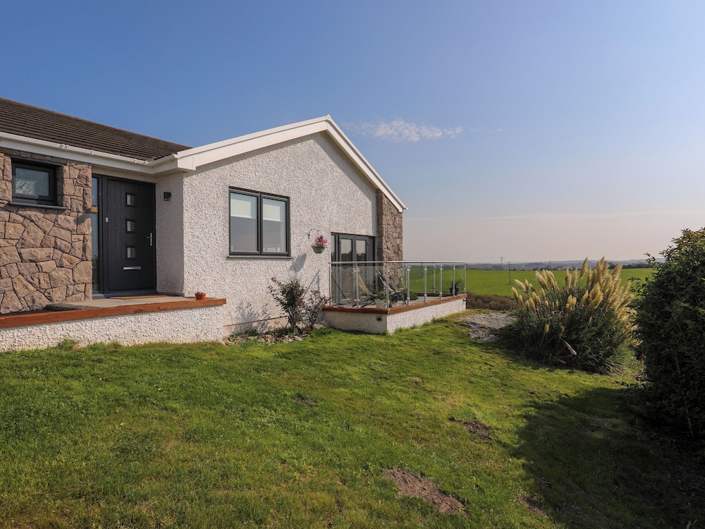 Corrie Knowe - Holyhead