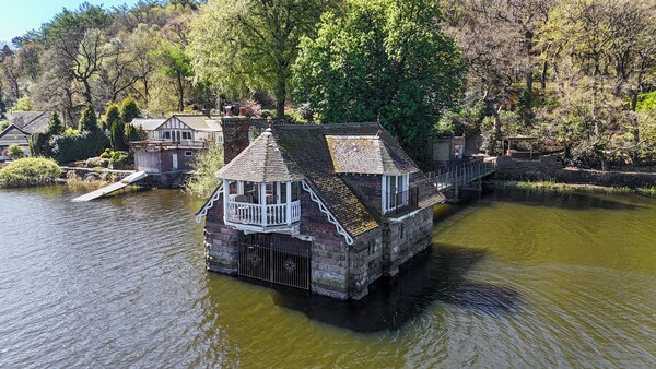 Lady Of The Lake - Staffordshire
