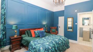 6 quartos, com decoração personalizada, com mobília individualizada