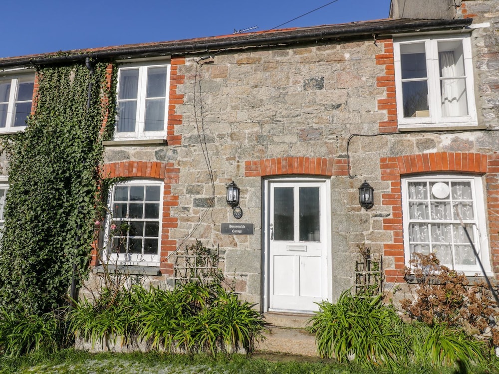 Honeysuckle Cottage - St Austell