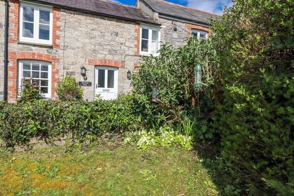 Honeysuckle Cottage - St Austell