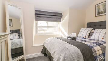 1 quarto, individualmente decorados, individualmente mobiliados