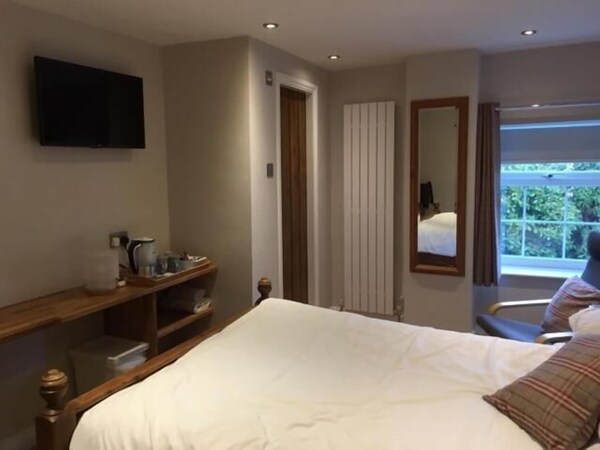 Maypole Farm Guest House - West Yorkshire