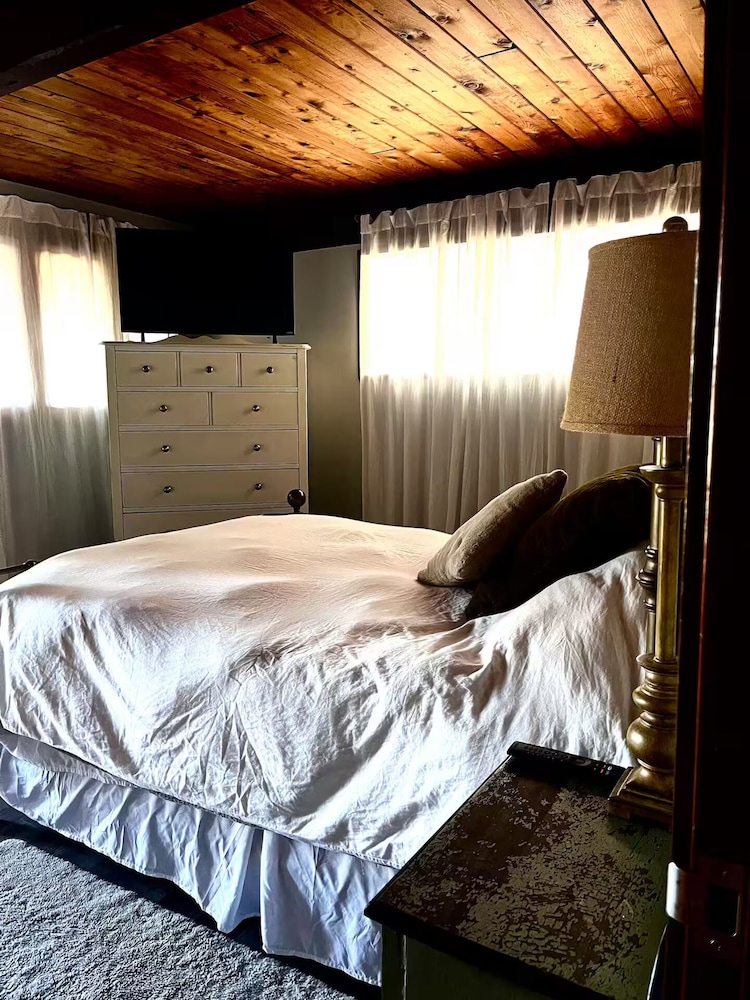 Tranquil Tree-House on the beautiful Hudson River - Dutchess County | Vrbo