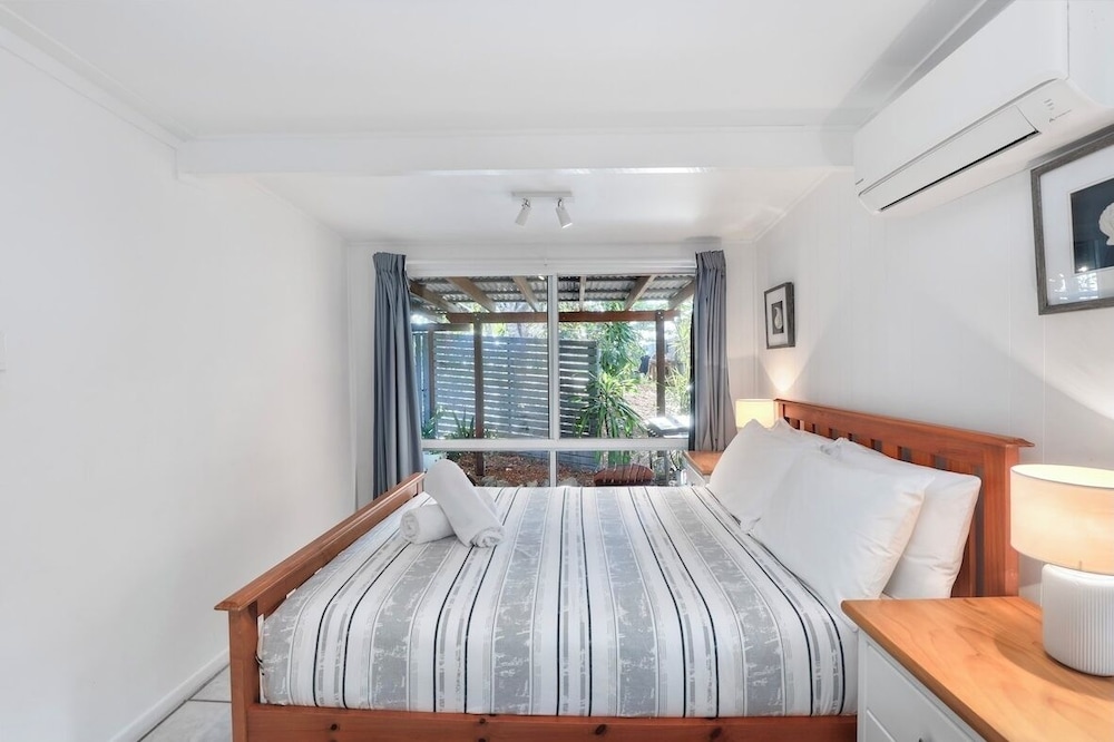 Amity Point Waterfront Cabins - Cardhu - Amity Point | Vrbo