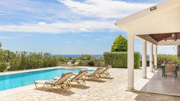 Villa (4 Bedrooms) | Exterior