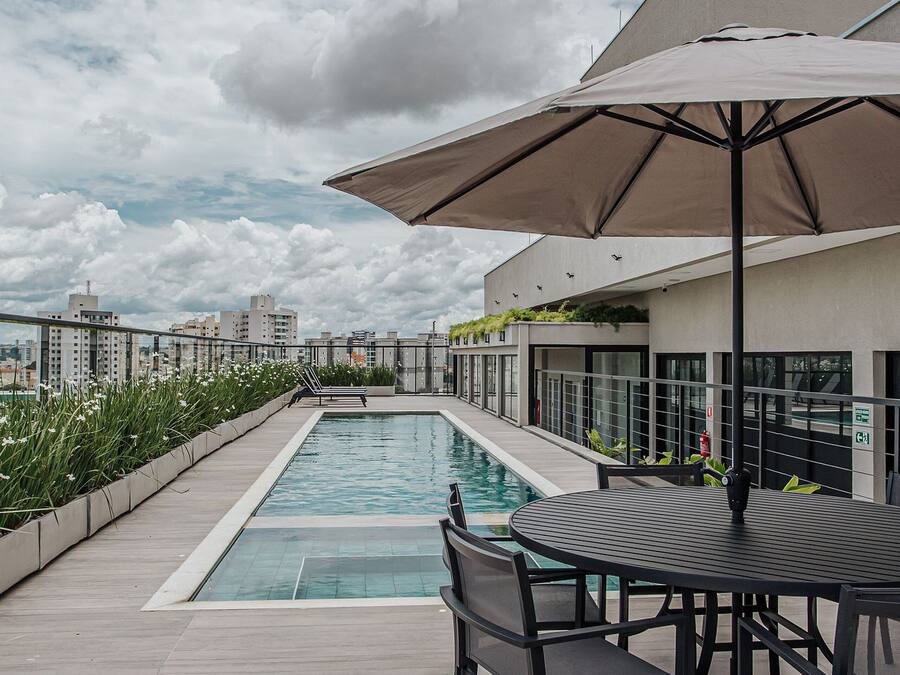 2 piscinas interiores