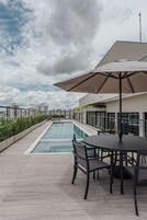 2 piscinas internas