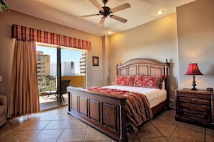 Apartamento em Condomínio Fechado, 1 cama king-size e sofá-cama (Bella Sirena BB 303) | 1 quarto, com decoração personalizada, com mobília individualizada