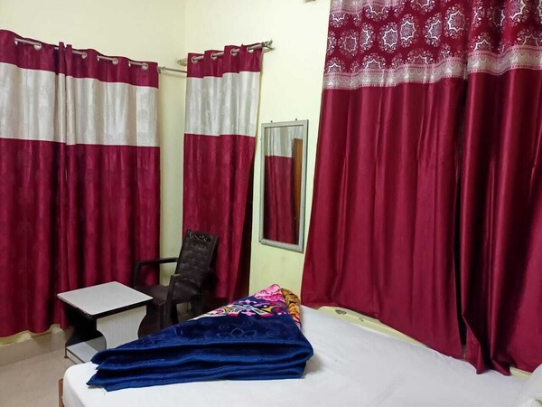 Shristi Home Stay - Varanasi