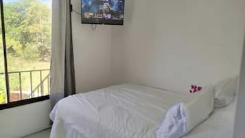 Cabine, 1 quarto, fumadores, varanda | Comodidade do quarto