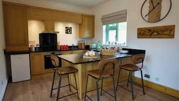 Casa de Campo | Cozinha privada | Um frigorífico, um micro-ondas, um forno, uma placa de cozinha
