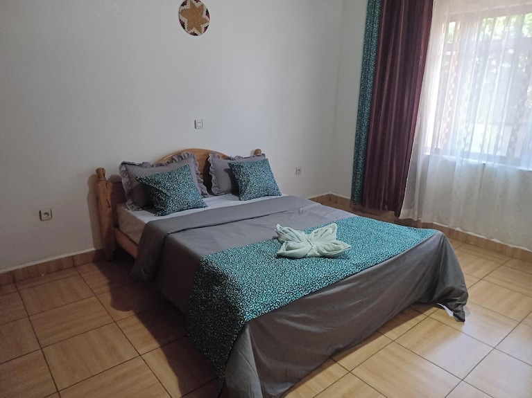 Charming 4-bedroom Bed & Breakfast With Wifi, Ac In Kigali - キガリ