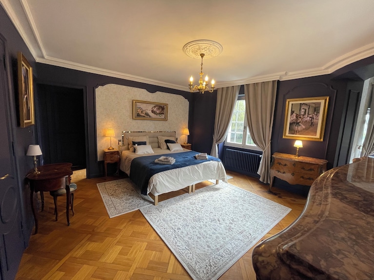 Chambre D'hôtes De Charme Dans Un Château Avec Petit Déjeuner Inclus - Saint-Étienne