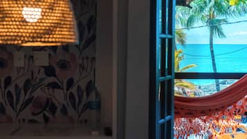 Quarto quádruplo luxo, vista para a praia (TAORMINA) | Wi-Fi de cortesia