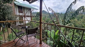 Cabana luxo, 1 cama de casal, para não fumantes, vista para a montanha | 1 quarto, individualmente mobiliados, escrivaninha