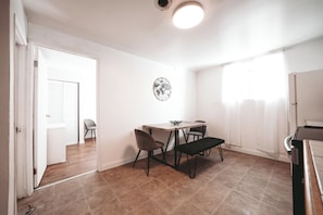 Quarto Duplo Comfort | Sala de jantar