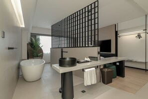 Quarto Duplo de Luxo, Vista para a cidade | Wi-fi grátis, roupa de cama fornecida