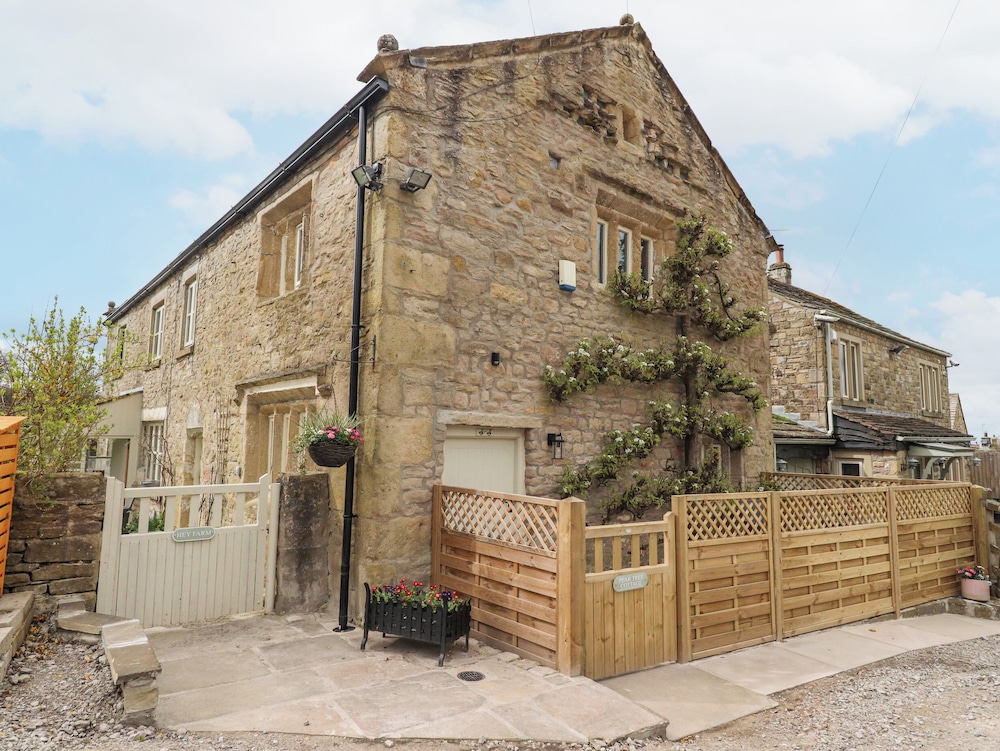 Pear Tree Cottage At Hey Farm - Lancashire