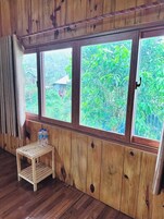 Quarto triplo, vista para o jardim | Terraço/pátio