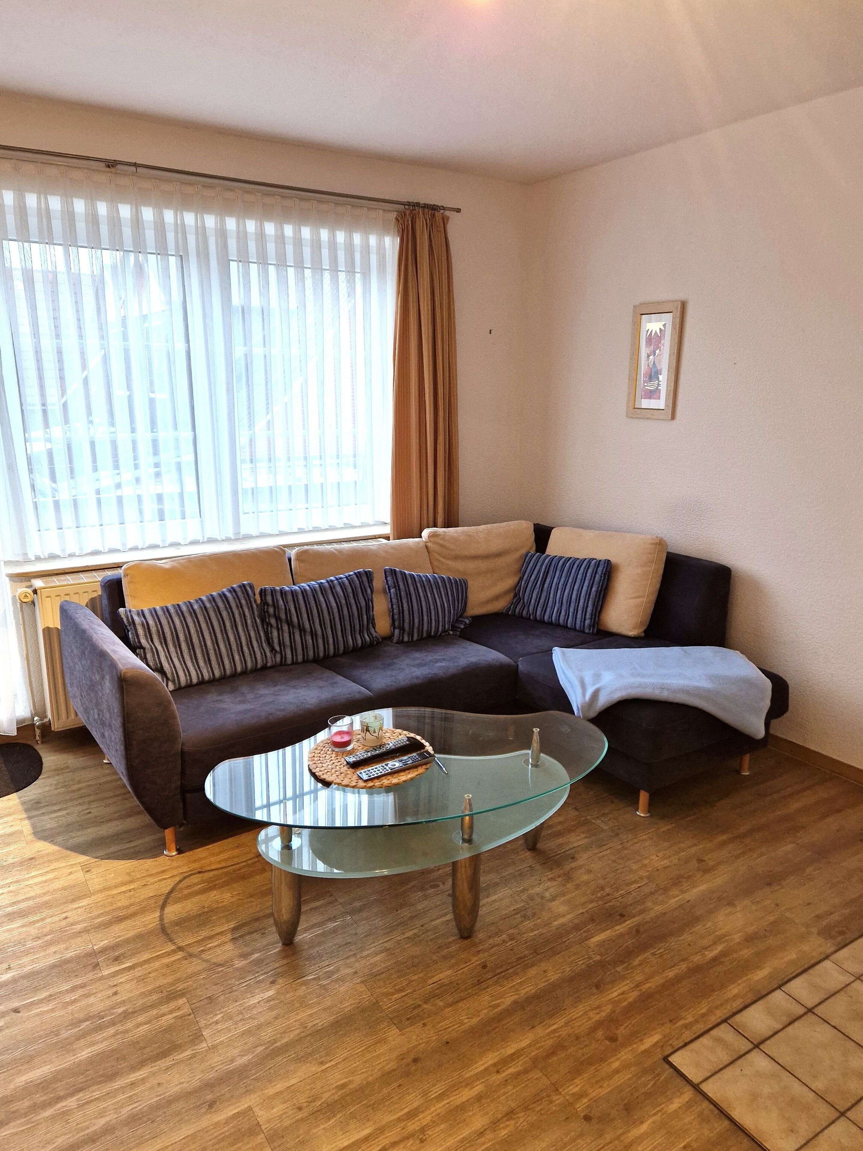 Hübsche Ferienwohnung Im Obergeschoss Mit Balkon Für Bis 2 Pers. - Norden