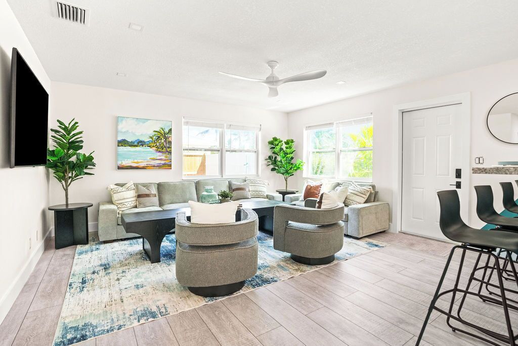 Heated Pool, 4 Bedrooms, 3 Bathrooms, Close To Everything! - North Palm Beach, FL