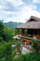 Dormitório Partilhado | Minibar, cofre no quarto, secretária, ferro/tábua de engomar 