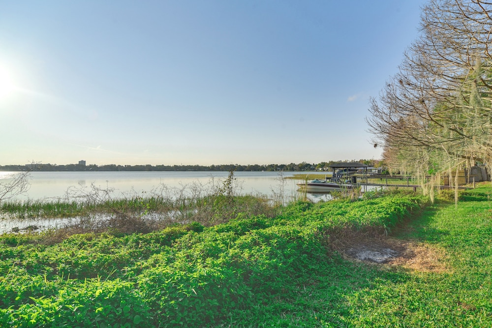 Serene Lake Views: Winter Haven Home - Winter Haven, FL