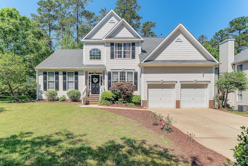 Fire Pit + Pool Access: Quiet Holly Springs Home - Apex, NC