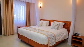 Quarto Duplo Deluxe, varanda, vista para a colina | Wi-fi grátis