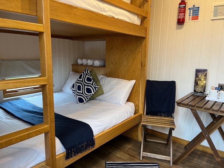 Cosy En Suite Shepherd Hut On The Grounds Of Historic Building Samlesbury Hall - North Yorkshire