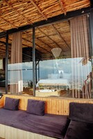 Penthouse Panorâmica, vista para a montanha | Cortinas/cortinados opacos, Wi-fi grátis 