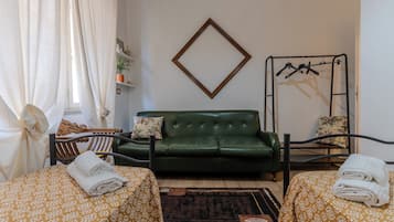 Quarto Duplo ou Twin Standard, 1 cama de casal e sofá-cama | Wi-fi grátis