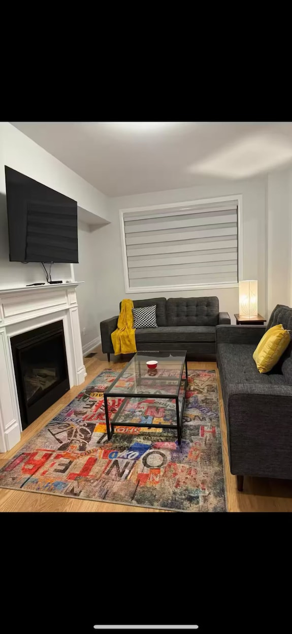 Brand New Luxurious 4 Bedroom Home - Woodstock