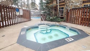 Banheira de hidromassagem exterior