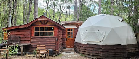 Bangalô, varanda, vista para o parque | 1 quarto, Wi-Fi de cortesia
