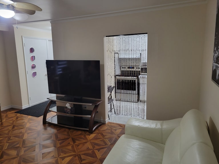 Charming Bungalow In Lovely Richmond Hill With Ac, Wifi - Vaughan