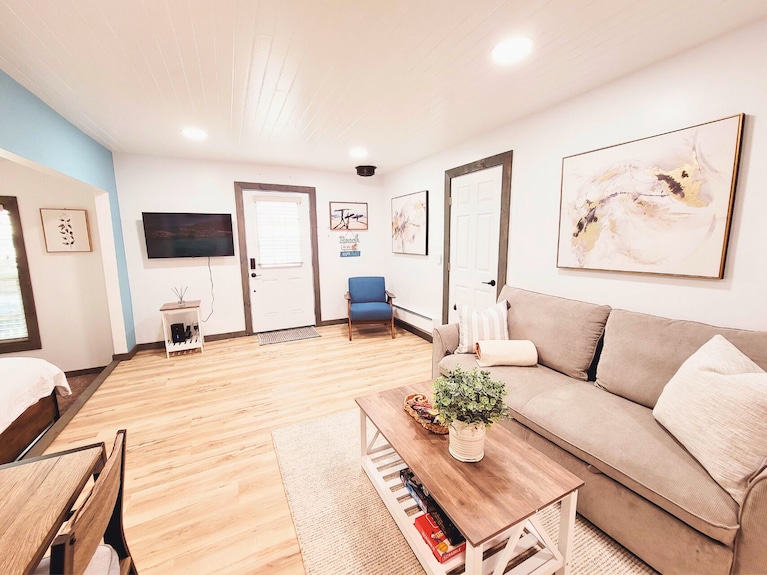 Cozy Studio Cottage With Harbor View/spacious Full Kitchen & Pet Friendly - Bodega Bay, CA