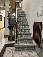 Corrimãos nos corredores