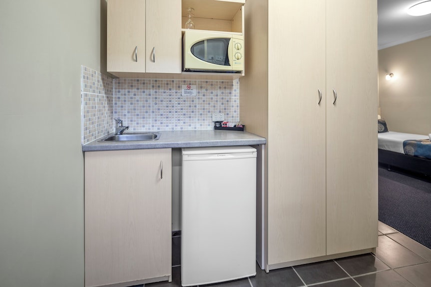 Queen Deluxe Retreat, Smart Tv, Kitchenette & More! - Coffs Harbour, Australia