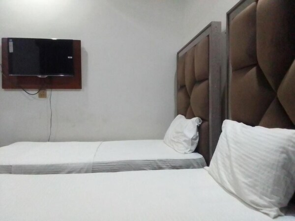 Dove Inn Hotel Muslim Town Branch - Lahore