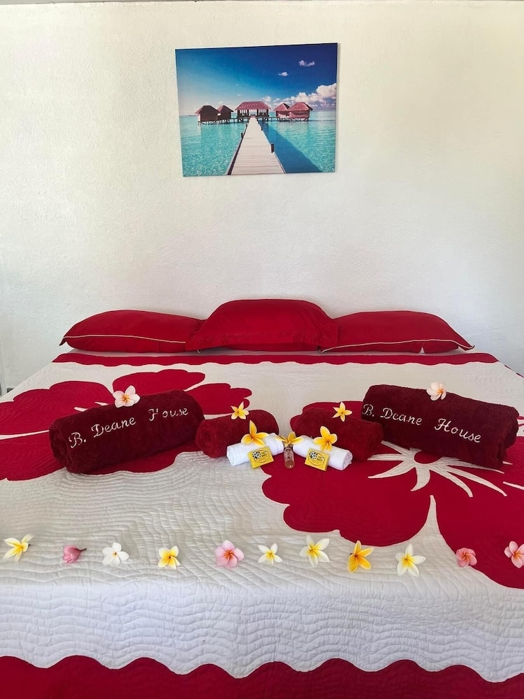 DEANE HOUSE Large, fully-equipped studio located in the city center ...