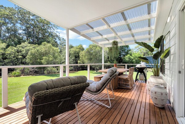 Kookaburra  Luxe Riverside Retreat - Urunga