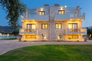 Villa | 6 quartos, secretária, quartos insonorizados 