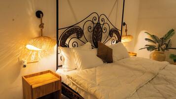 Quarto casal ou duplo, vista para a baía | Espaço de trabalho para notebook, Wi-Fi de cortesia