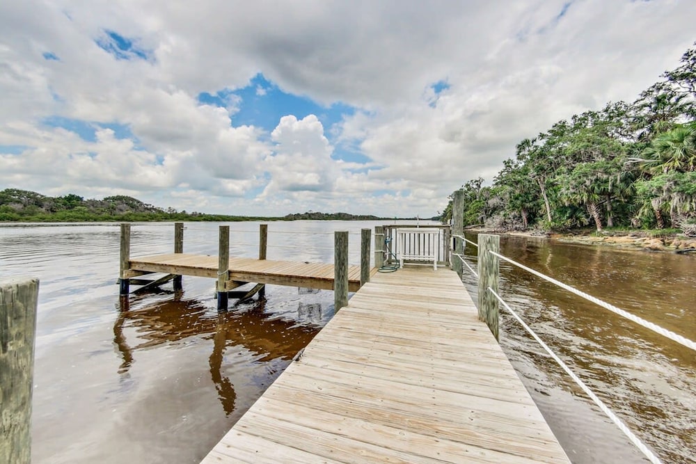 Oceanview Top-floor Penthouse In Surf Club Beach Pool Access - Marineland Dolphin Adventure, St. Augustine