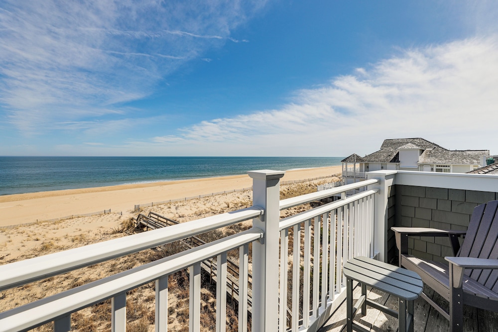 Steps To Shore: Spacious Bethany Beach Retreat - Bethany Beach, DE