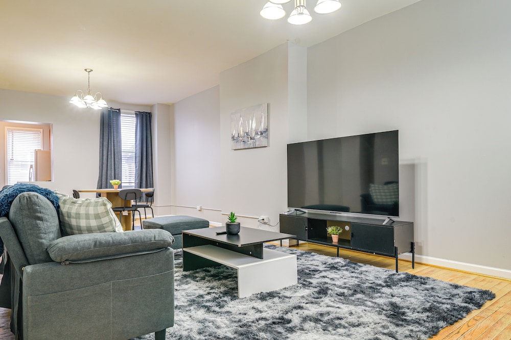 4 Mi To Inner Harbor & Jhu: Baltimore Townhome! - Parkville, MD